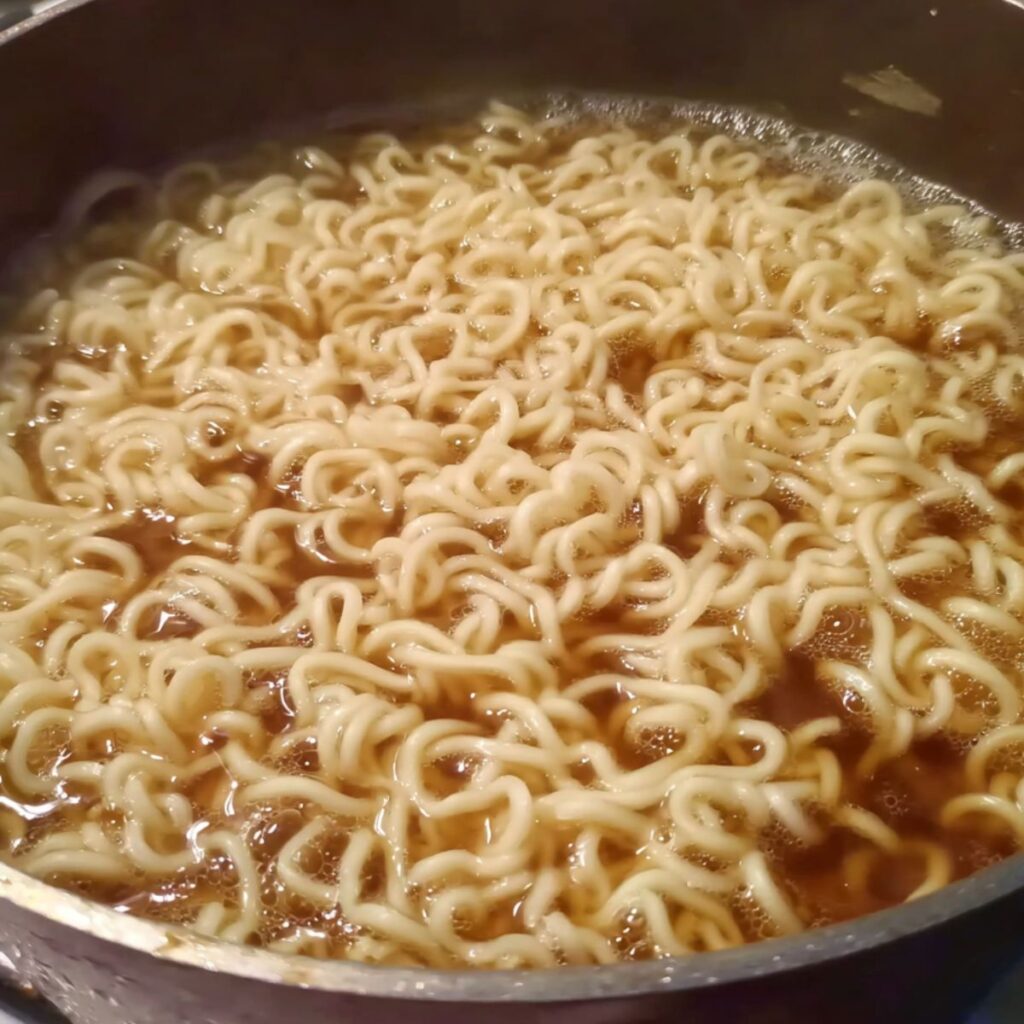 The Perfect Cheesy Ramen With Simple 4-Ingredient